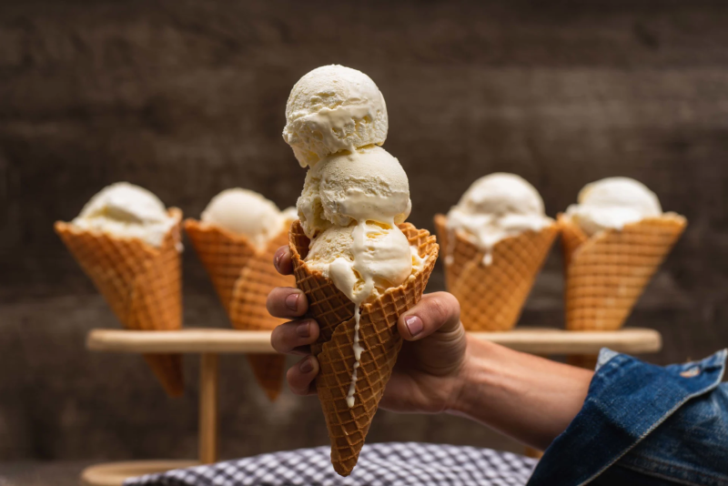 Big scoop ice cream store